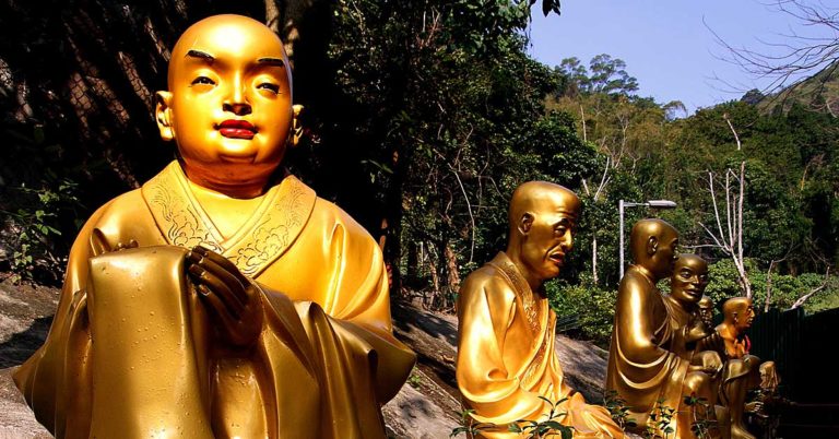 Ten Thousand Buddhas Monastery: The FastFacts Guide