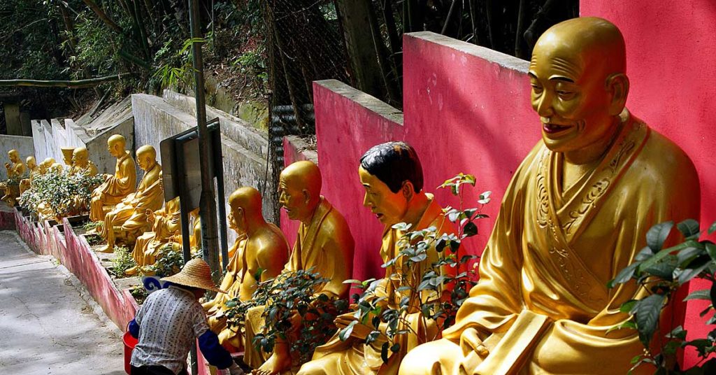 Ten Thousand Buddhas Monastery: The FastFacts Guide